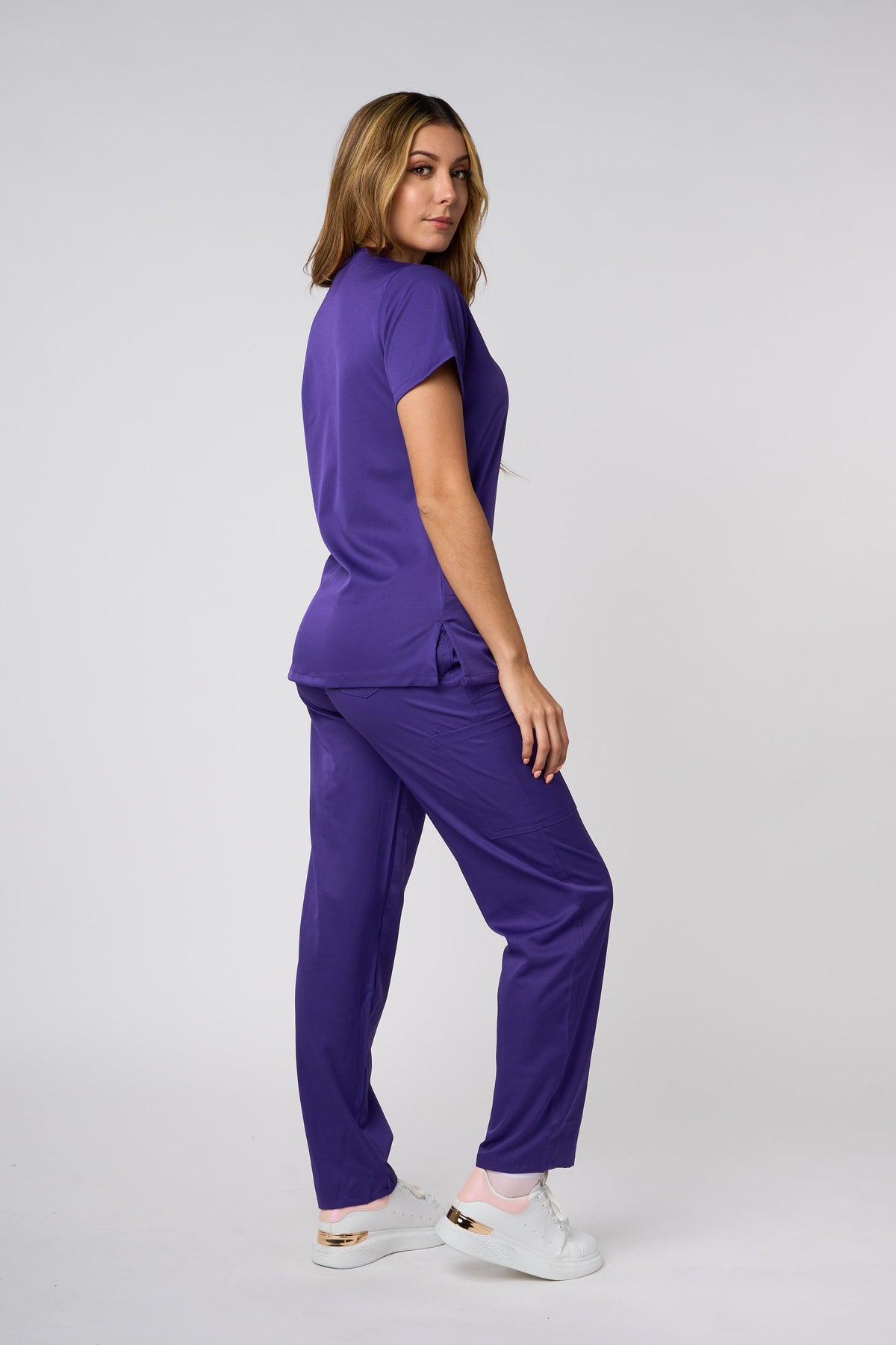 SOLID 4 WAY STRETCH KEYHOLE NECK SCRUB TOP – PIEX